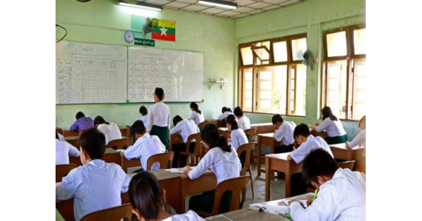 ၂၀၂၅ ခုနှစ် တက္ကသိုလ်ဝင်စာမေးပွဲကို ပိတ်ရက်မရှိ ဖြေဆိုရမည် | Edge.com ...