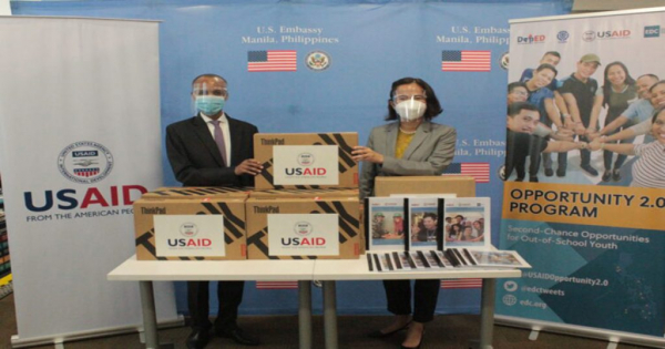 USAid သည် ဖိလစ်ပိုင်ပညာရေးဝန်ကြီးဌာနသို့ သင်ထောက်ကူပစ္စည်းများနှင့် လက ...